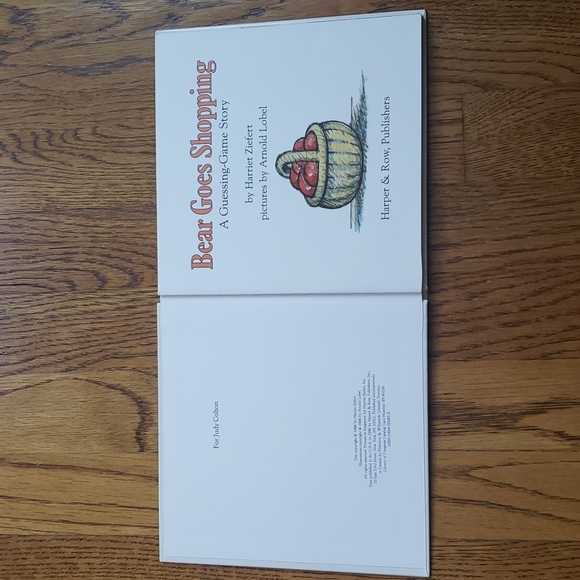 Other | Vintage 8s Bear Goes Shopping A Guessing Game Story Hardcover ...